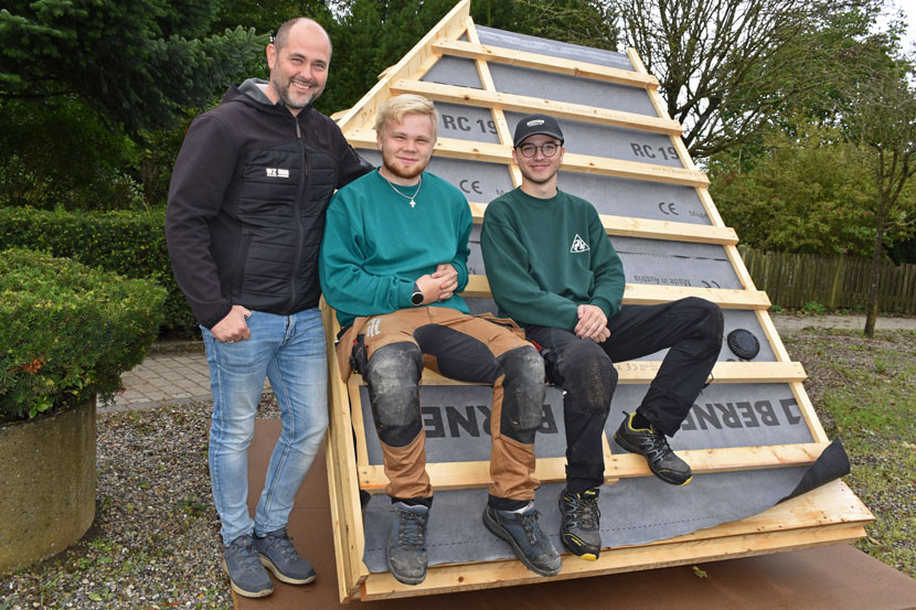 Fire lærlinge på taget